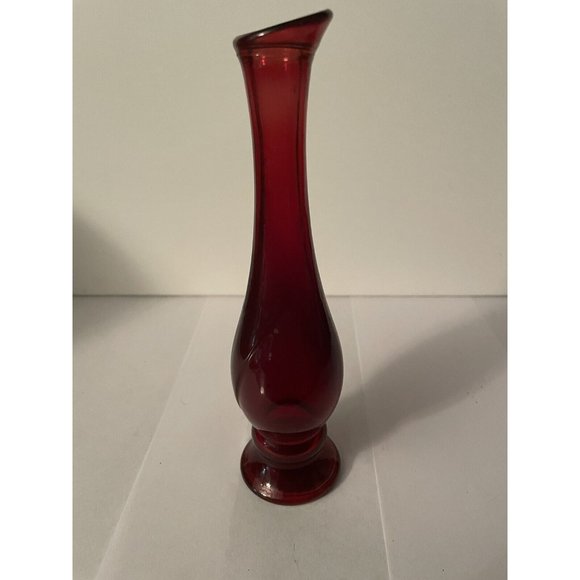 Avon | Accents | Avon Small Ruby Red Bud Vase 75 Inches Tall | Poshmark